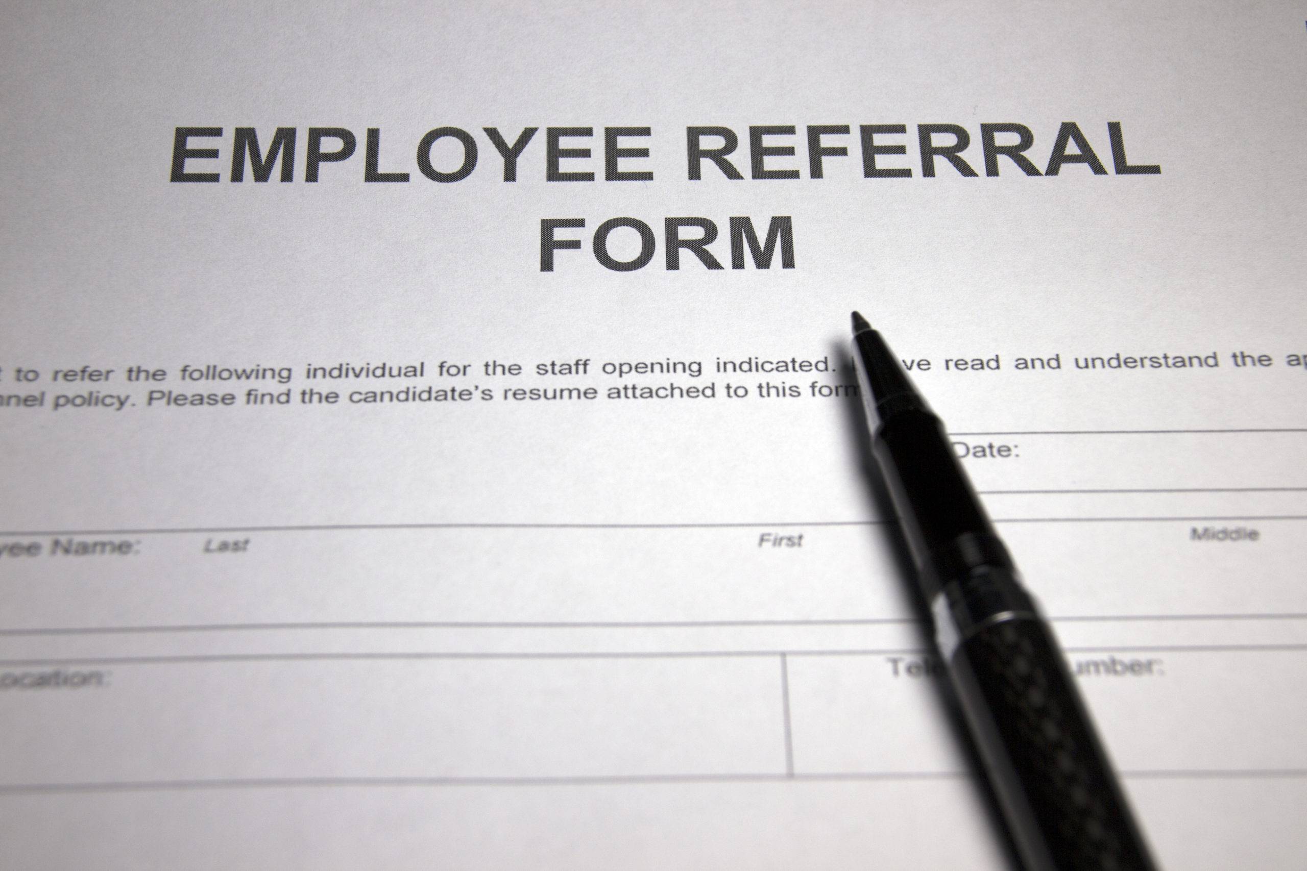 5 Tips to Create an Effective Employee Referral Program